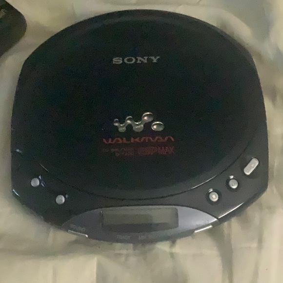 Sony | Portable Audio & Video | Sony Portable Cd Walkman De22 Esp Max ...